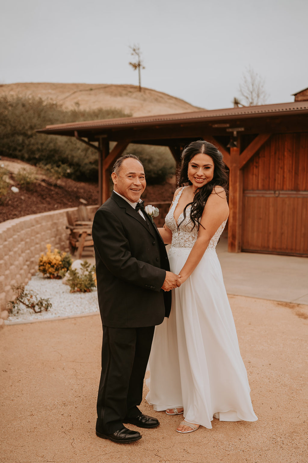 A Winter Wedding Day Captured at Windmill Canyon Ranch ...