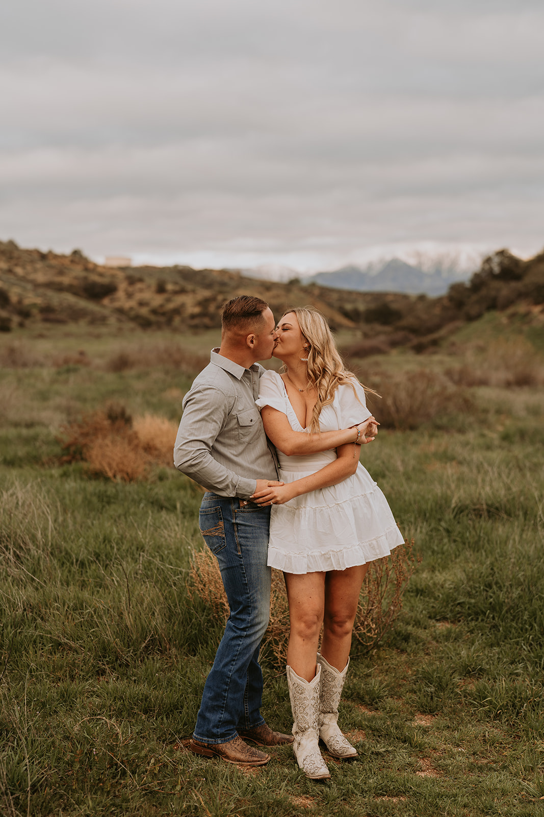 Engagement Session Tips for The Awkward Couple ...