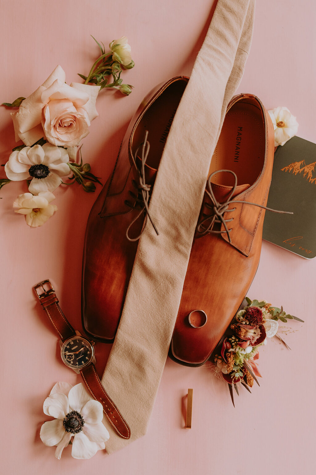 What To Include In a Wedding Detail Box for Your Photographer